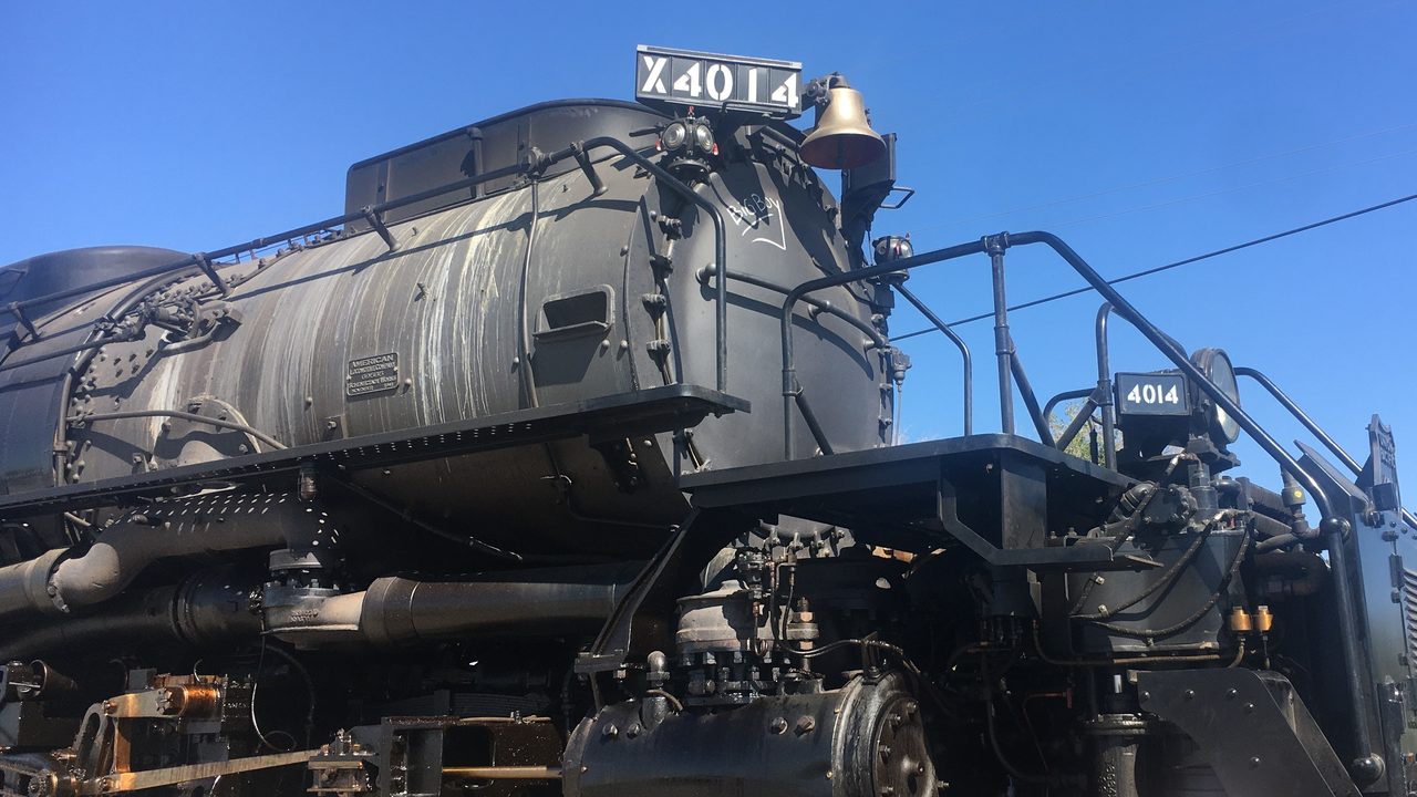 'Big Boy': World's largest steam locomotive makes a stop in El Paso - KVIA