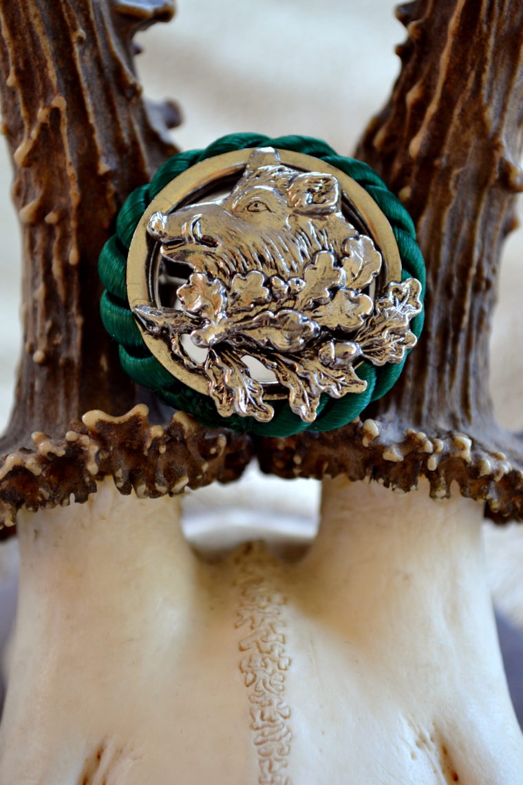 Hat or Lapel Pin Round Wild Boar Head – Trachten-Quelle