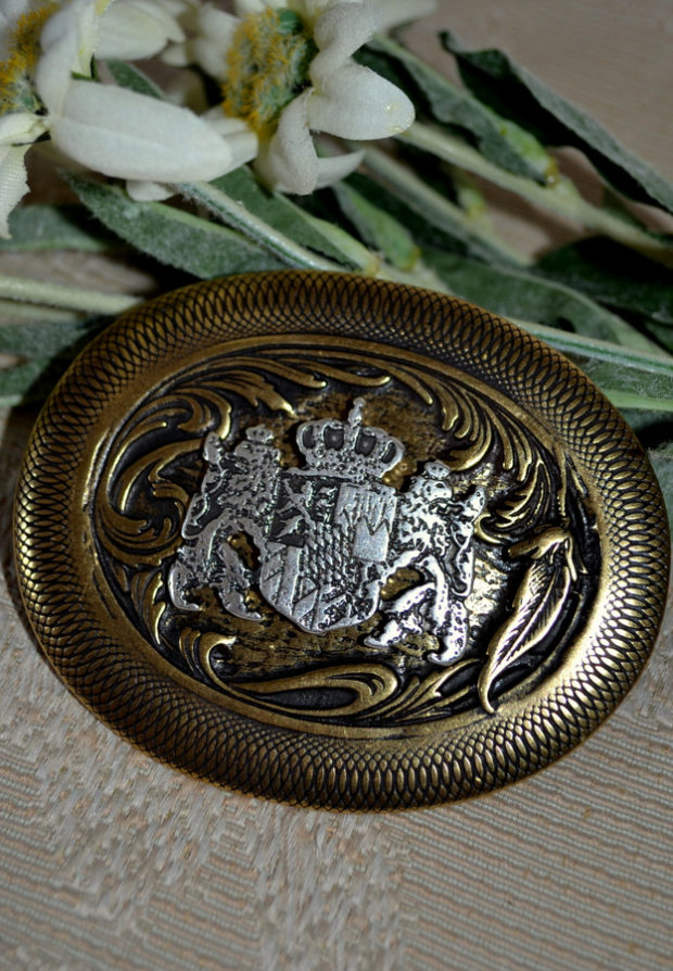 Belt Buckle – Oval Bavarian Crest – Trachten-Quelle