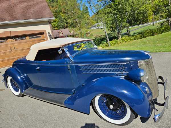 1936 Ford Deluxe roadster